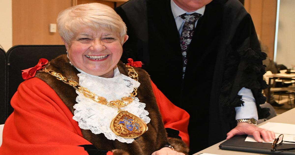 New Mayor signs in - Sunderland City Council